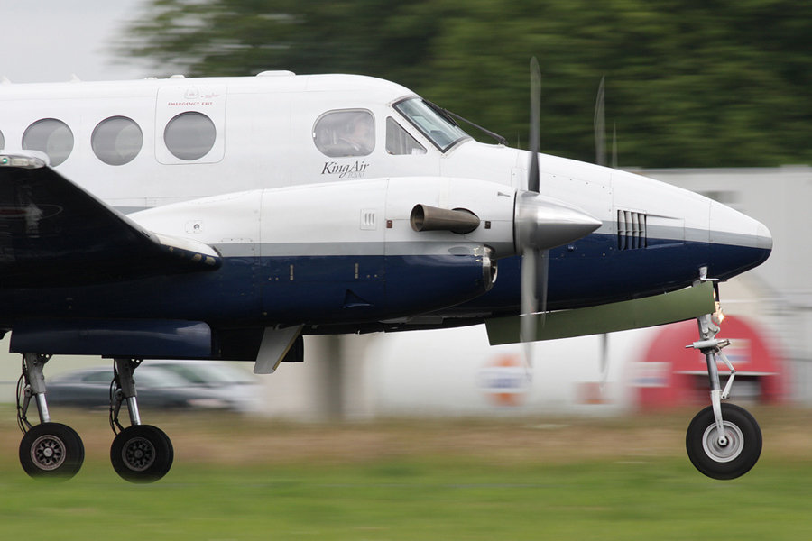 Airshows >> UK: 2009 Royal Air Force King Air Display Pilot - Flt Lt ...