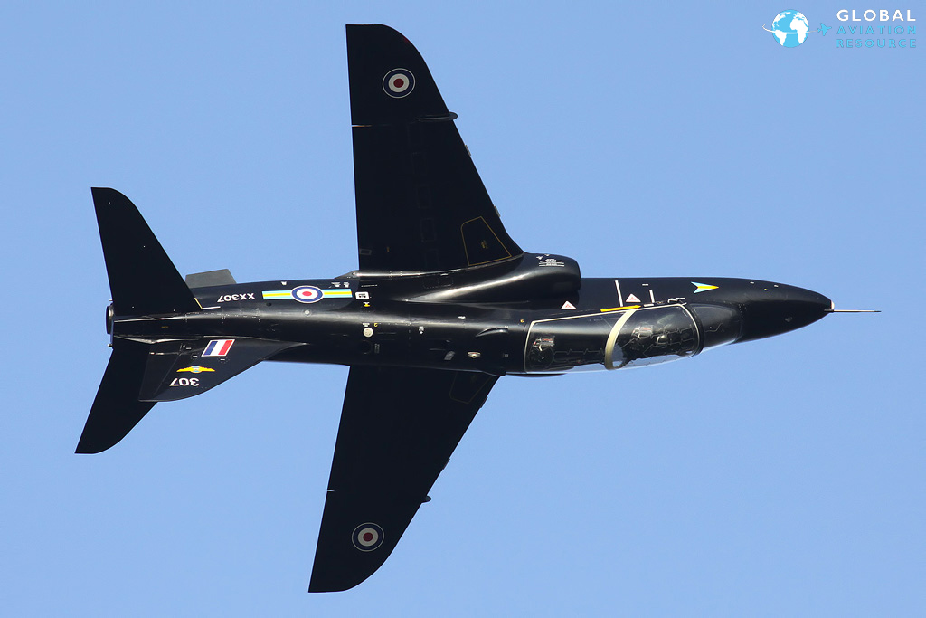 Airshow Exclusive: Flt Lt Juliette Fleming - 2011 RAF Hawk Display ...