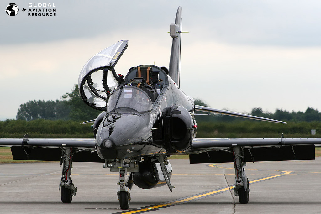 Military Aviation >> Royal Air Force: Hawk T.2 Gathers Pace at RAF ...