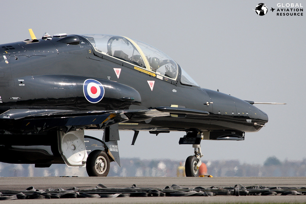Military Aviation >> Royal Air Force: Hawk T.2 Gathers Pace at RAF ...