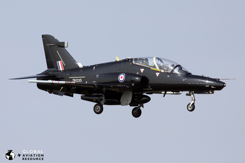 Military Aviation >> Royal Air Force: Hawk T.2 Gathers Pace at RAF ...
